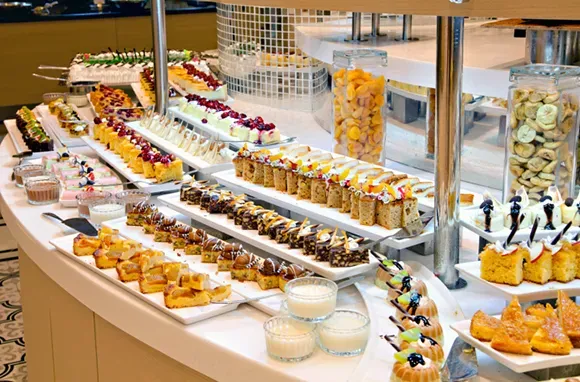 10 Belly-Busting Buffets from Around the World