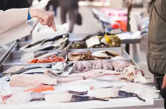 10 Foods You Should Never Eat Overseas