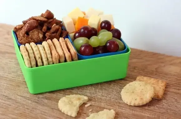 10 Tasty Carry-on Snacks You Can Make Yourself