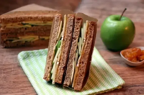 10 Tasty Carry-on Snacks You Can Make Yourself