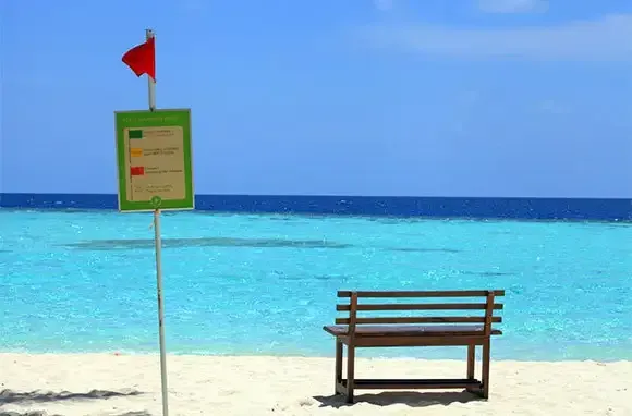 10 Things You Should Never Do at the Beach