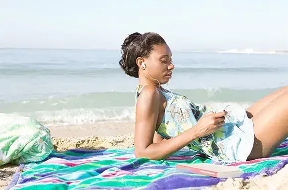 10 Things You Should Never Do at the Beach