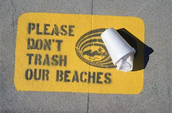 10 Things You Should Never Do at the Beach