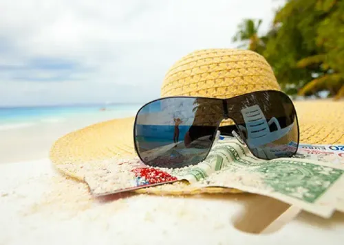 10 Tips for Packing a Perfect Beach Bag