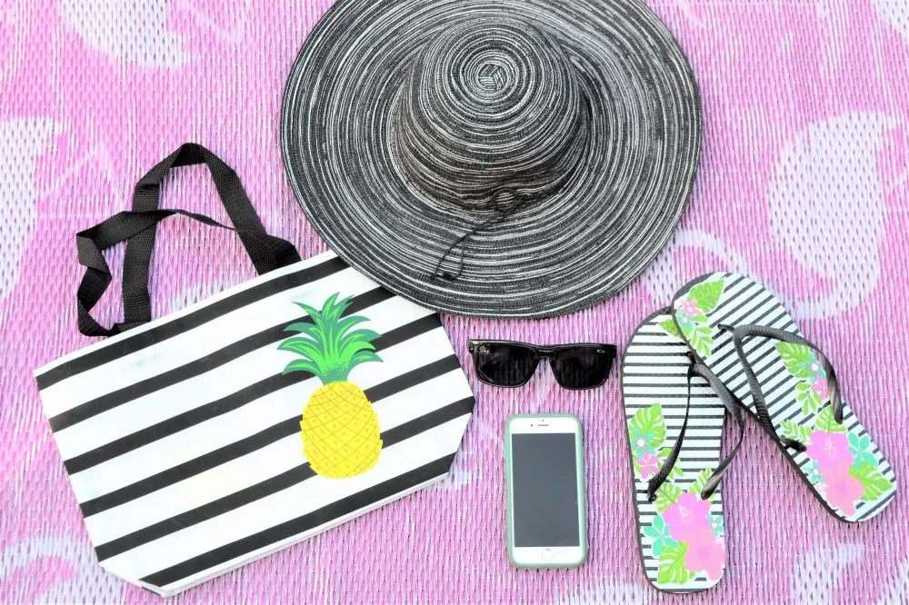 10 Tips for Packing a Perfect Beach Bag