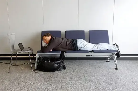 10 Tips for Sleeping Safely at the Airport