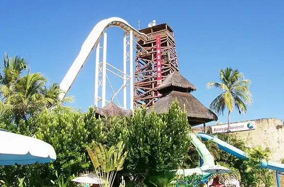 10 Wild Waterslides Around the World