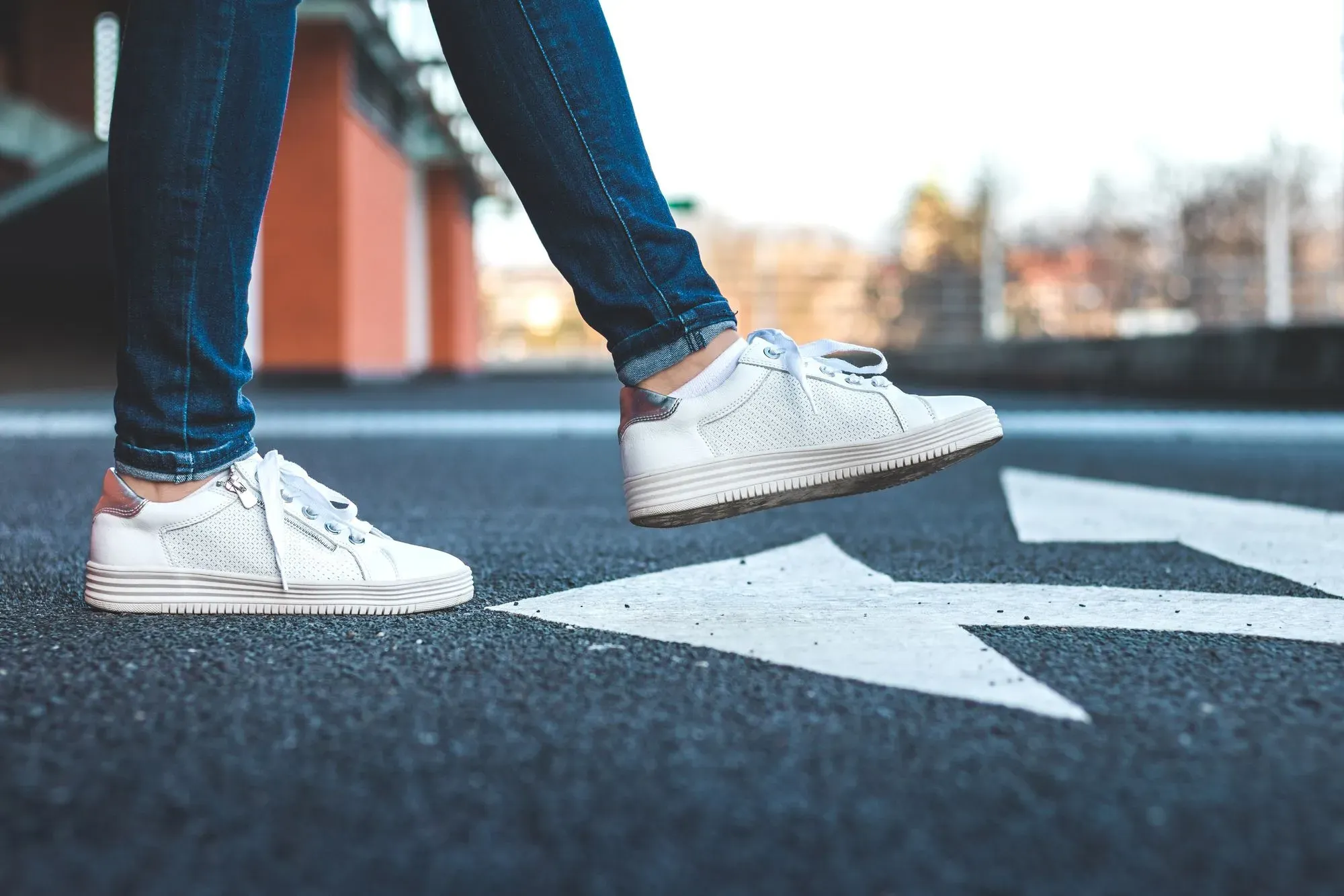 12 Shockingly Stylish Walking Shoes for Travel You Need Now