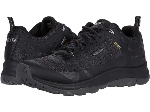 The 7 Best Spring Travel Shoes for Any Weather | SmarterTravel