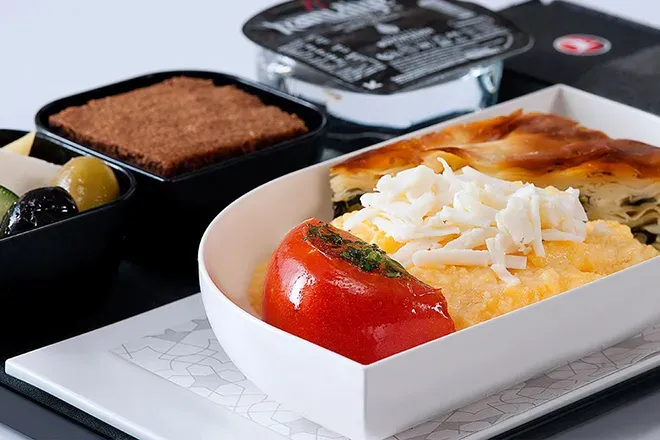 8 Airplane Food Options You'll Actually Want to Eat