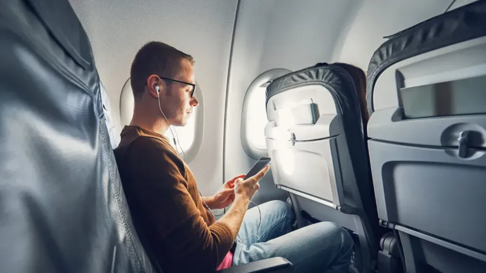 Tips for the Middle Seat Passenger | SmarterTravel