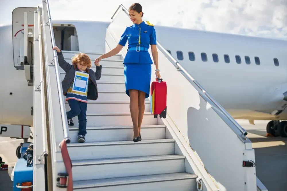 Kids Flying Alone? Read This. | SmarterTravel