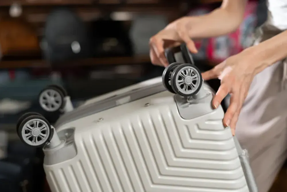 How to Choose the Right Luggage for Your Next Trip | SmarterTravel