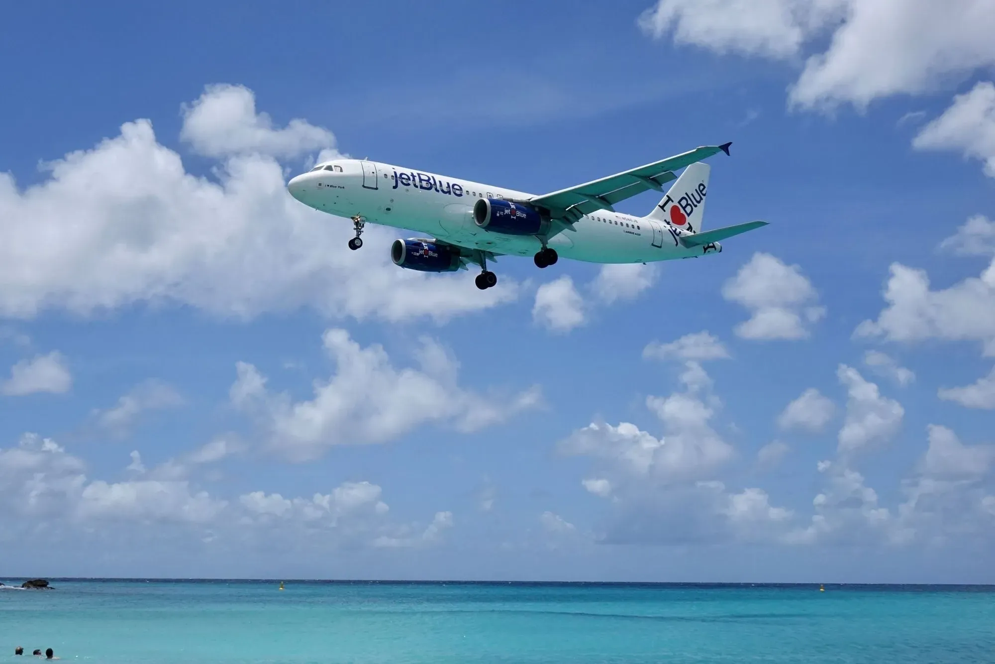 JetBlue Takes Away Overhead Bin Access for Blue Basic Fares