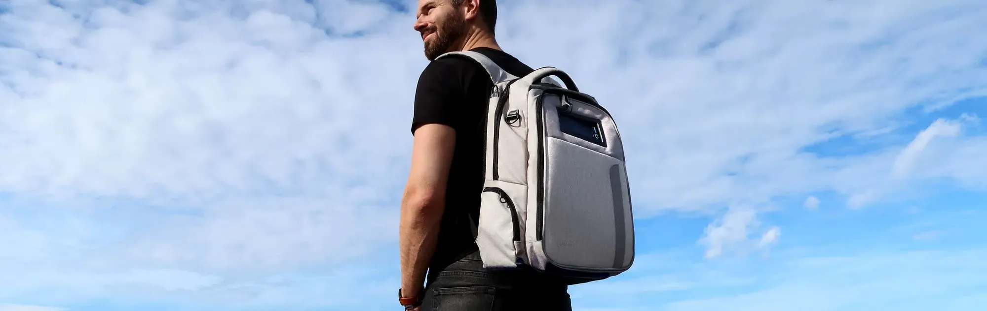 Solgaard Lifepack Review: A Solar-Powered Backpack for Digital Nomads