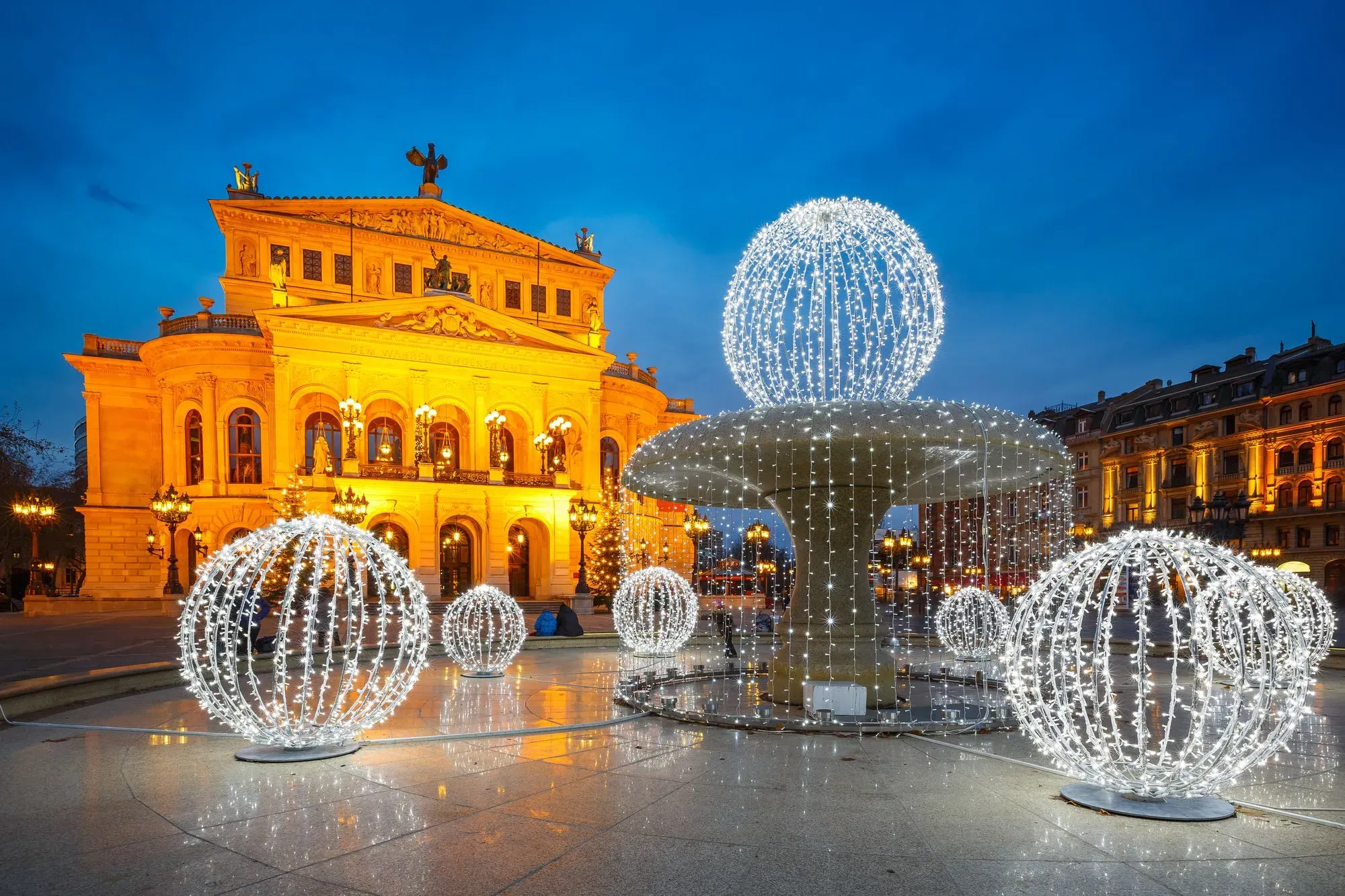 The 10 Most Popular Holiday Destinations to Get You in the Festive Spirit
