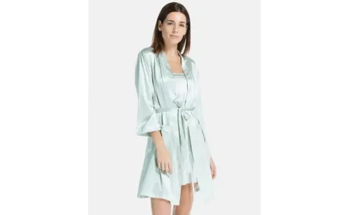 The Best Machine Washable Silk Clothes for Travel | SmarterTravel