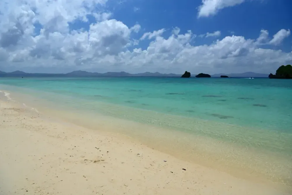 The Best Beaches for Finding Sea Glass | SmarterTravel