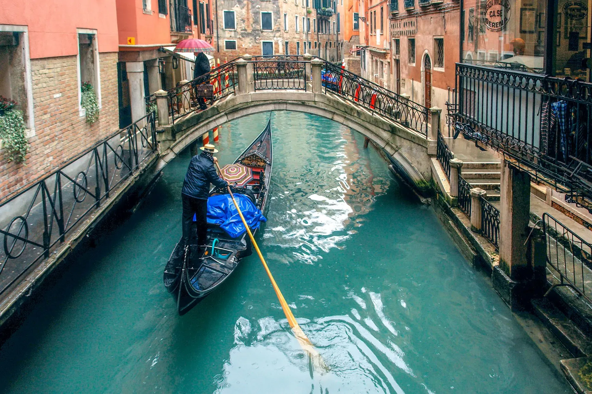 The World's Worst Tourist Traps