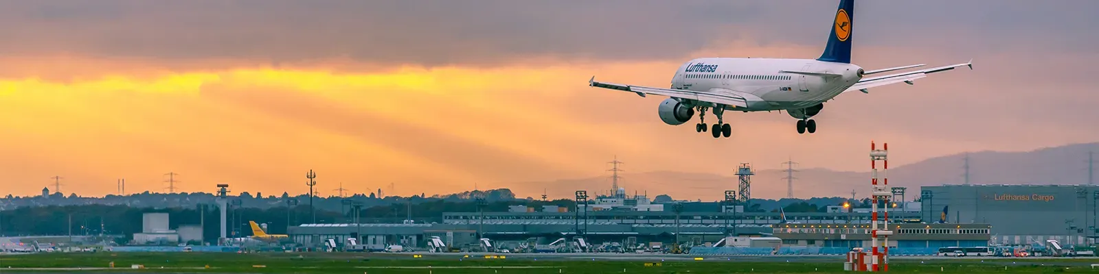 What To Do If Something Breaks On Your Plane Mid-Flight | SmarterTravel