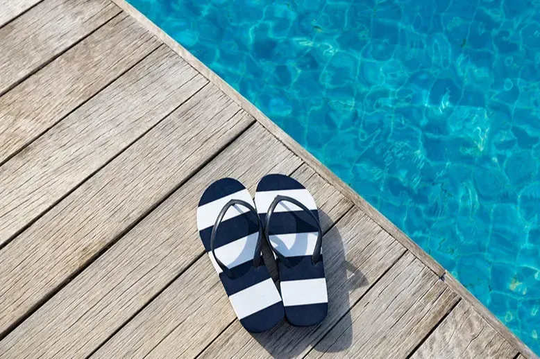5 Worst Shoes for Travel (And What to Wear Instead)